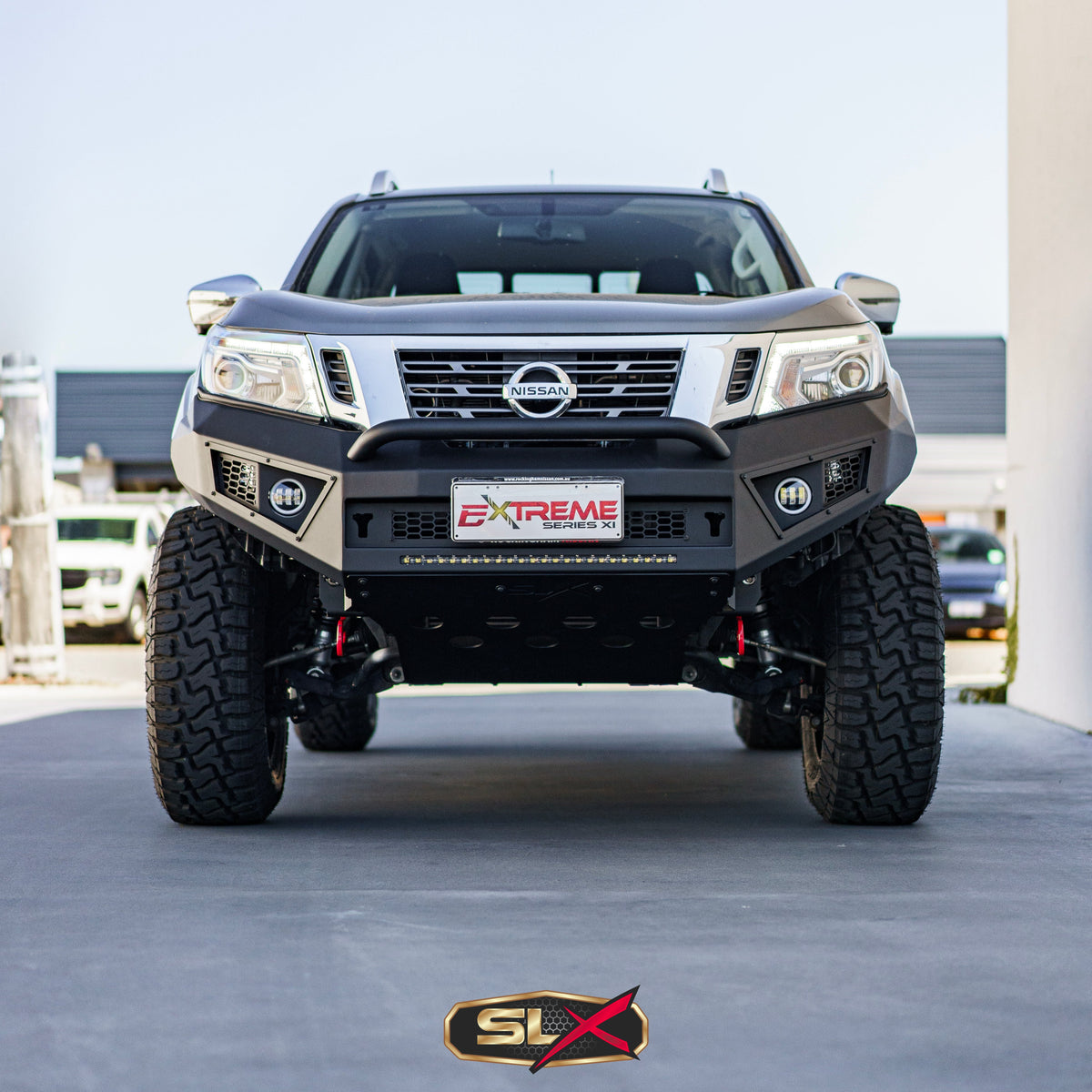 SUITS NISSAN NAVARA NP300 BLACK POWDER COAT- EXTREME SERIES BULLBAR- G ...